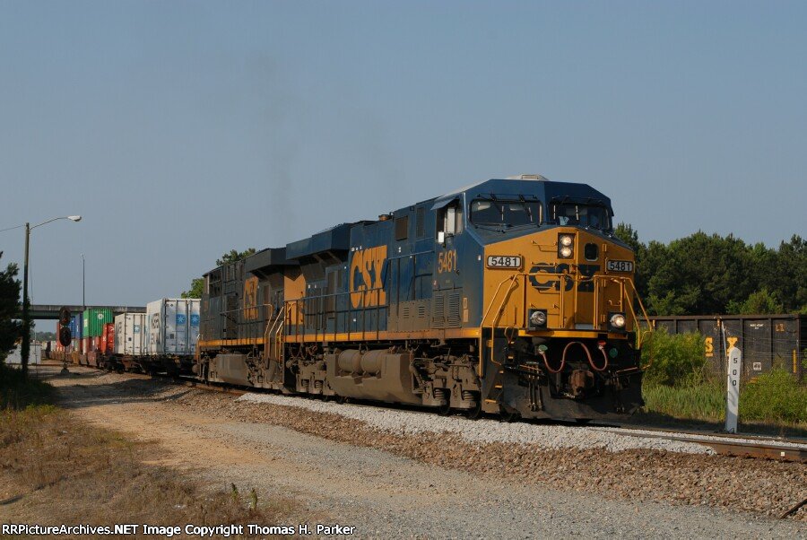 CSXT 5481 ES44DC